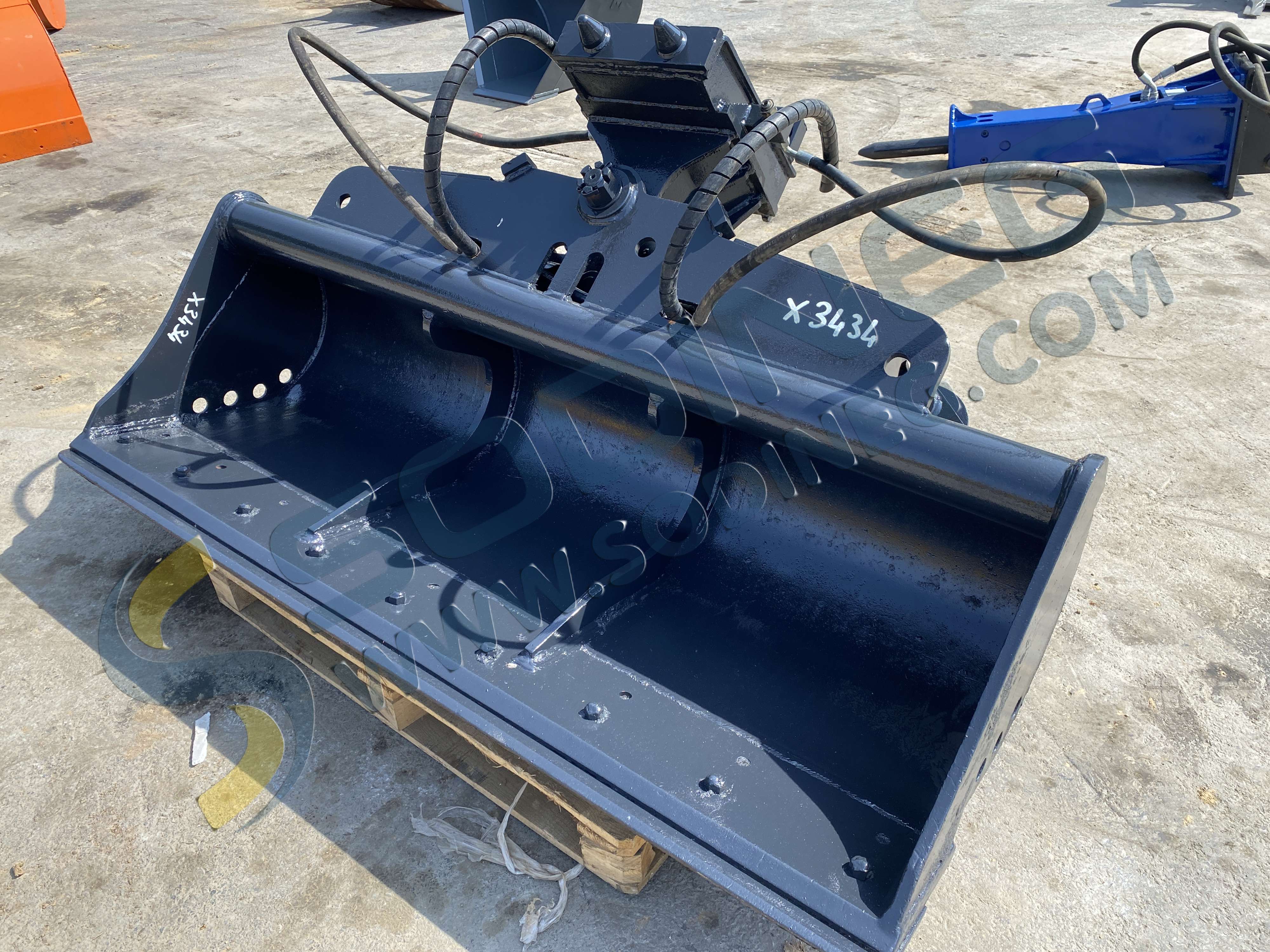 Tilt Grading Bucket Mecalac 2000mm - Séries 8/10/11 Et 12 used - Tilt ...