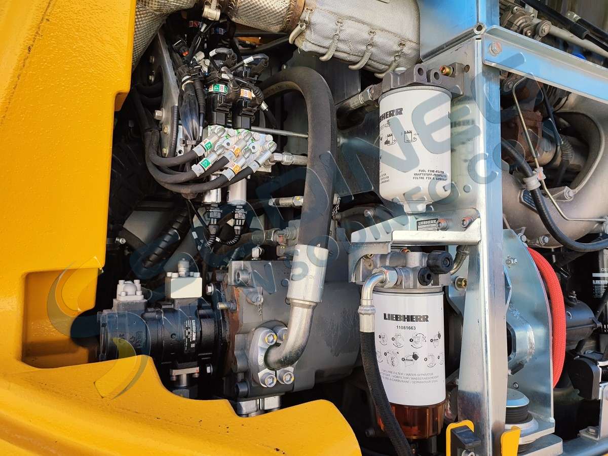 Crawler Excavator Liebherr R920 K Lc used - Crawlers Excavators used ...