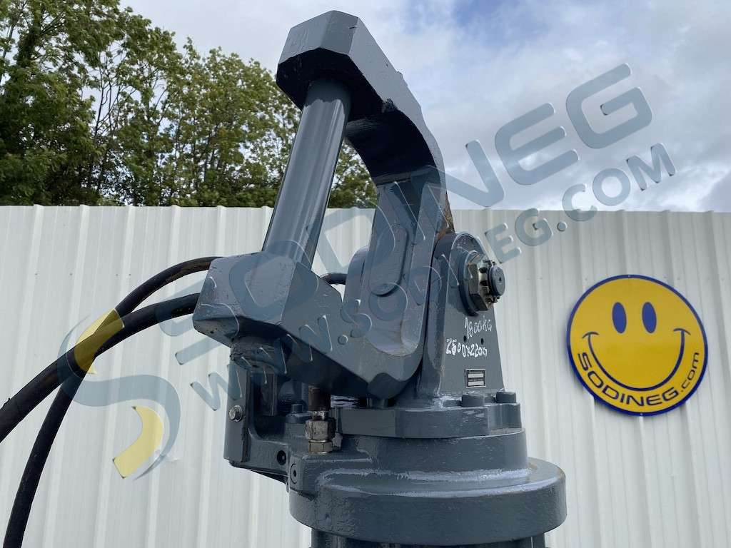 Grapple Liebherr Gm70 + Teeth used - Grapple used | Sodineg France
