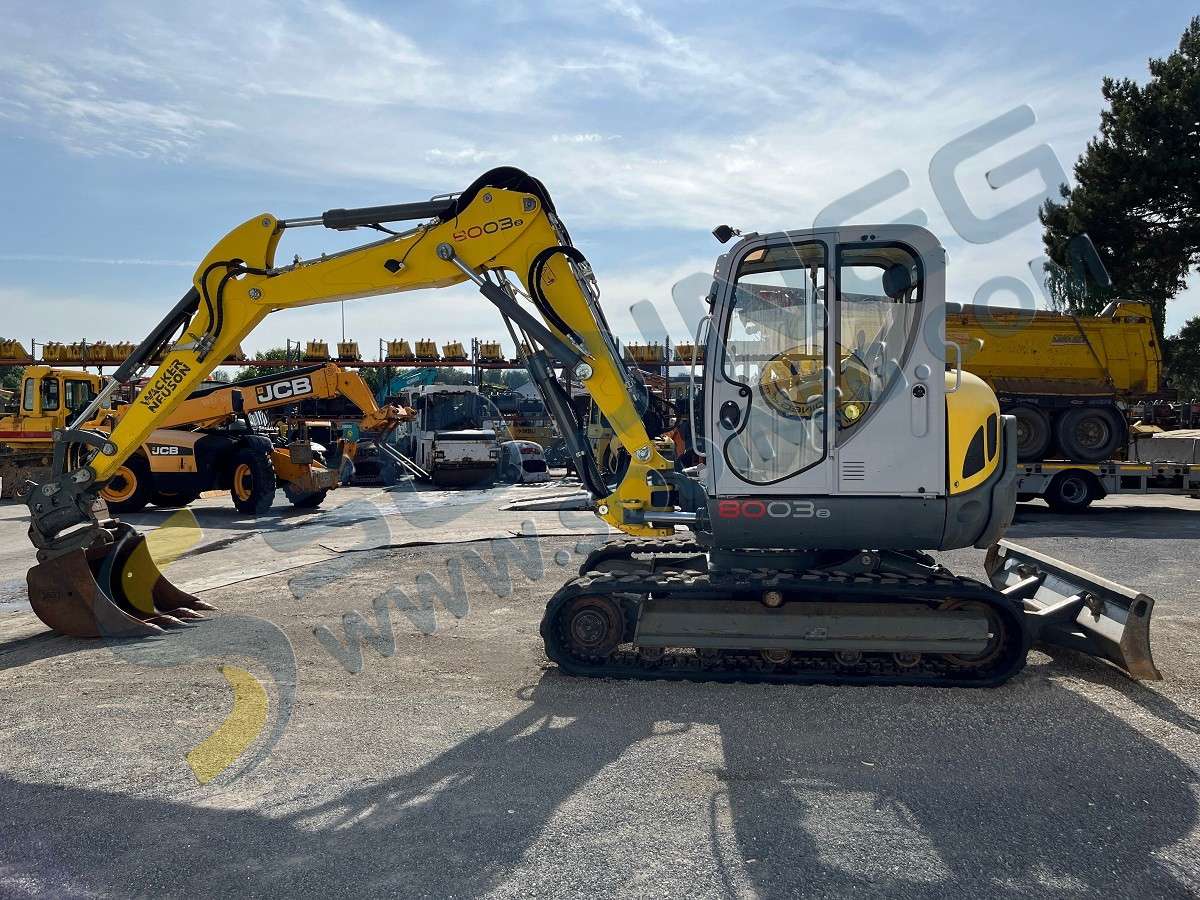 Mini-escavadora Wacker Neuson 8003 Powertilt usadas - mini escavadeira ...