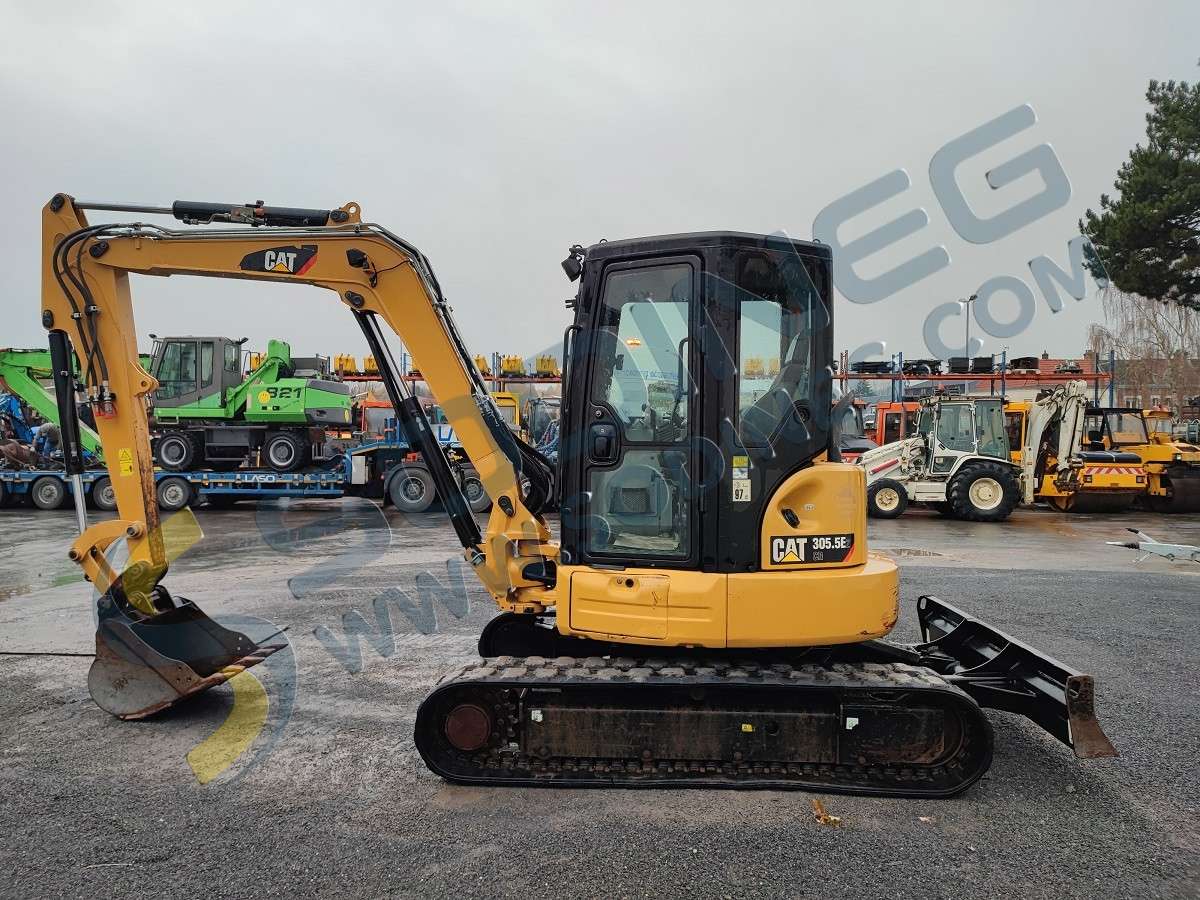 Mini Digger Caterpillar 305.5e2 Cr used - Mini Diggers used | Sodineg ...