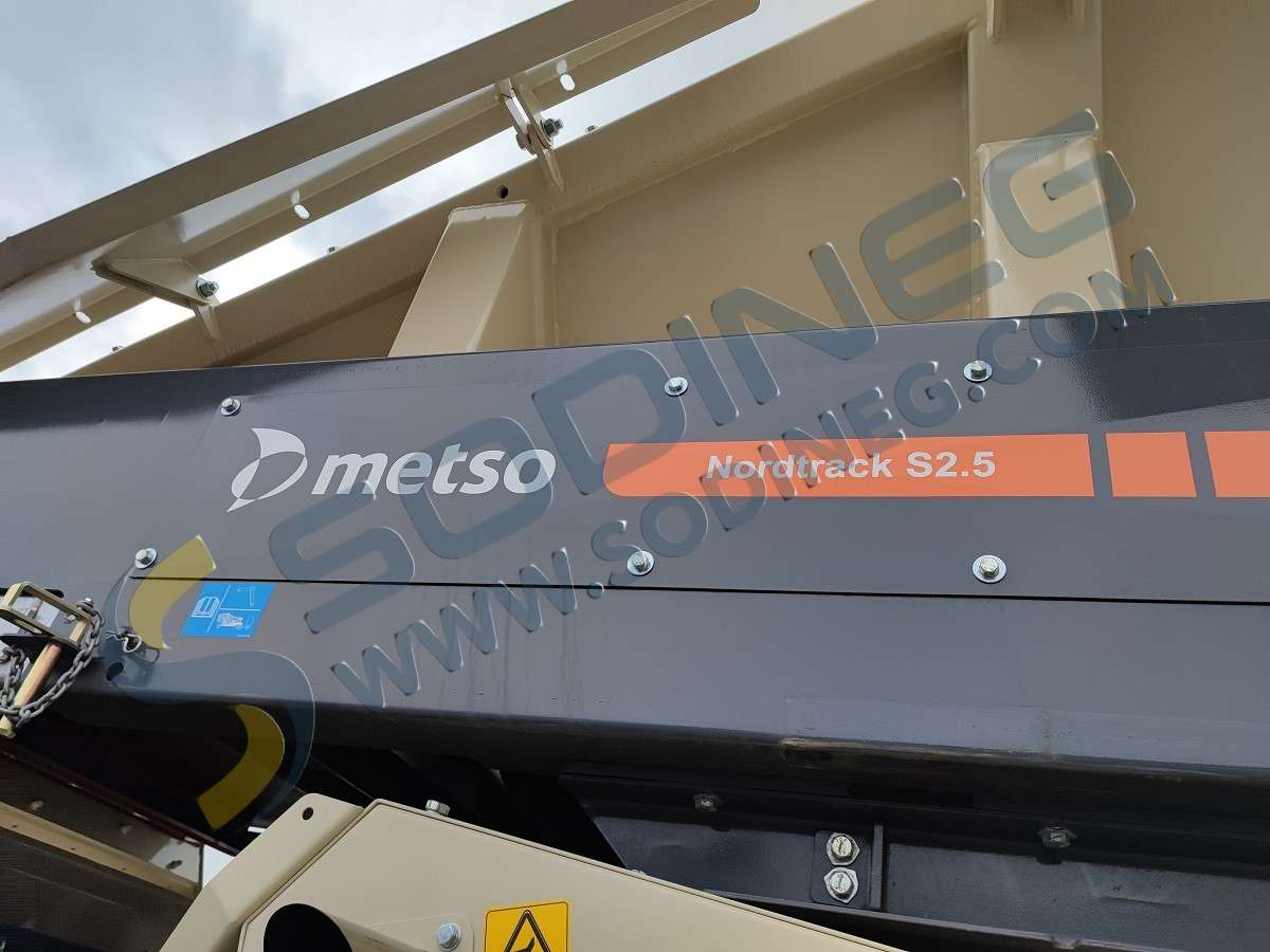 Cribleuse Metso Minerals Nordtrack S2.5 d'occasion - Cribleuses d ...