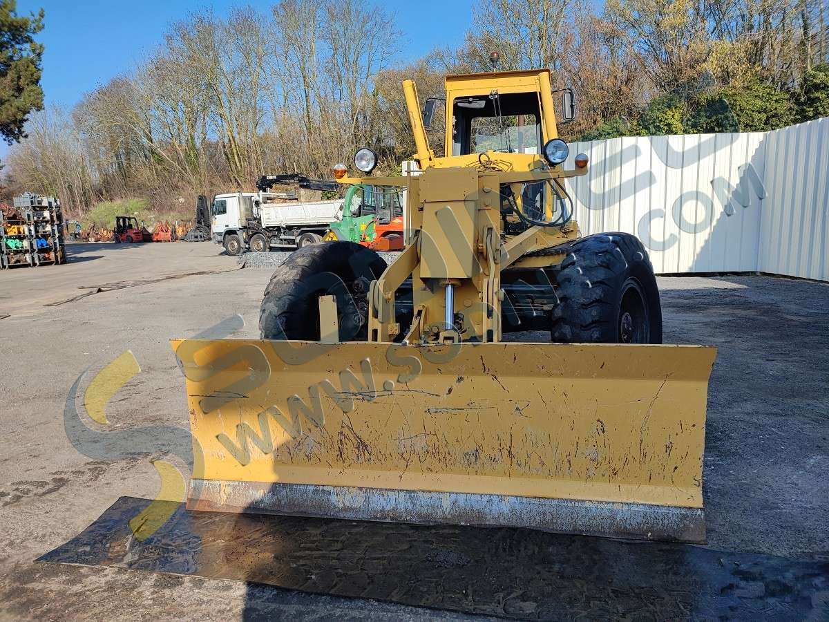 Niveleuse Fiat Fg 85 d'occasion - Niveleuses d'occasion | Sodineg France