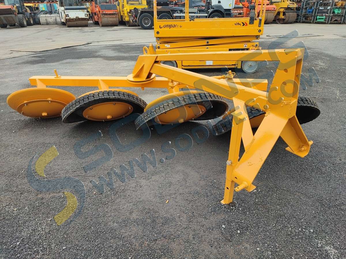 Matériel Agricole Rubbermat Grattoir A Terre d'occasion - Matériels ...