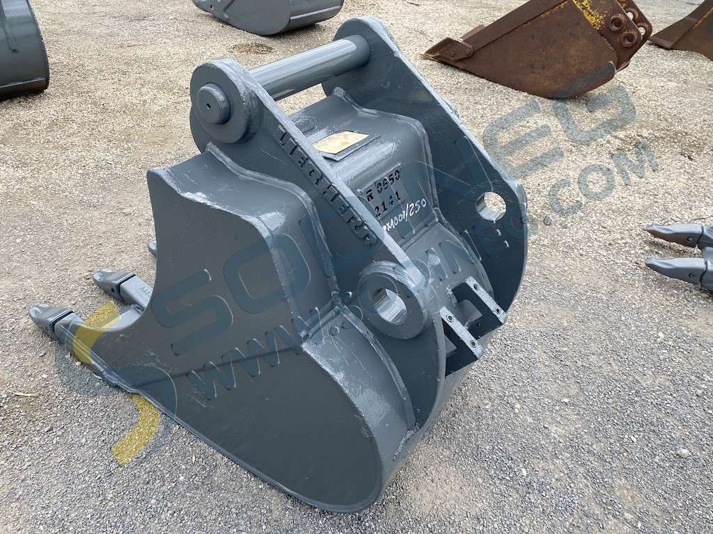Digging Bucket Liebherr Sw33 - 650mm used - Digging Buckets used ...